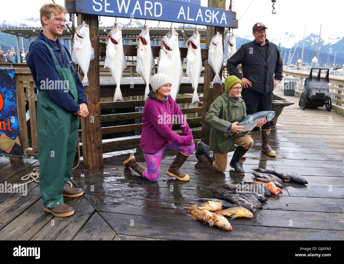 Posing with fish hi-res stock photography and images - Alamy