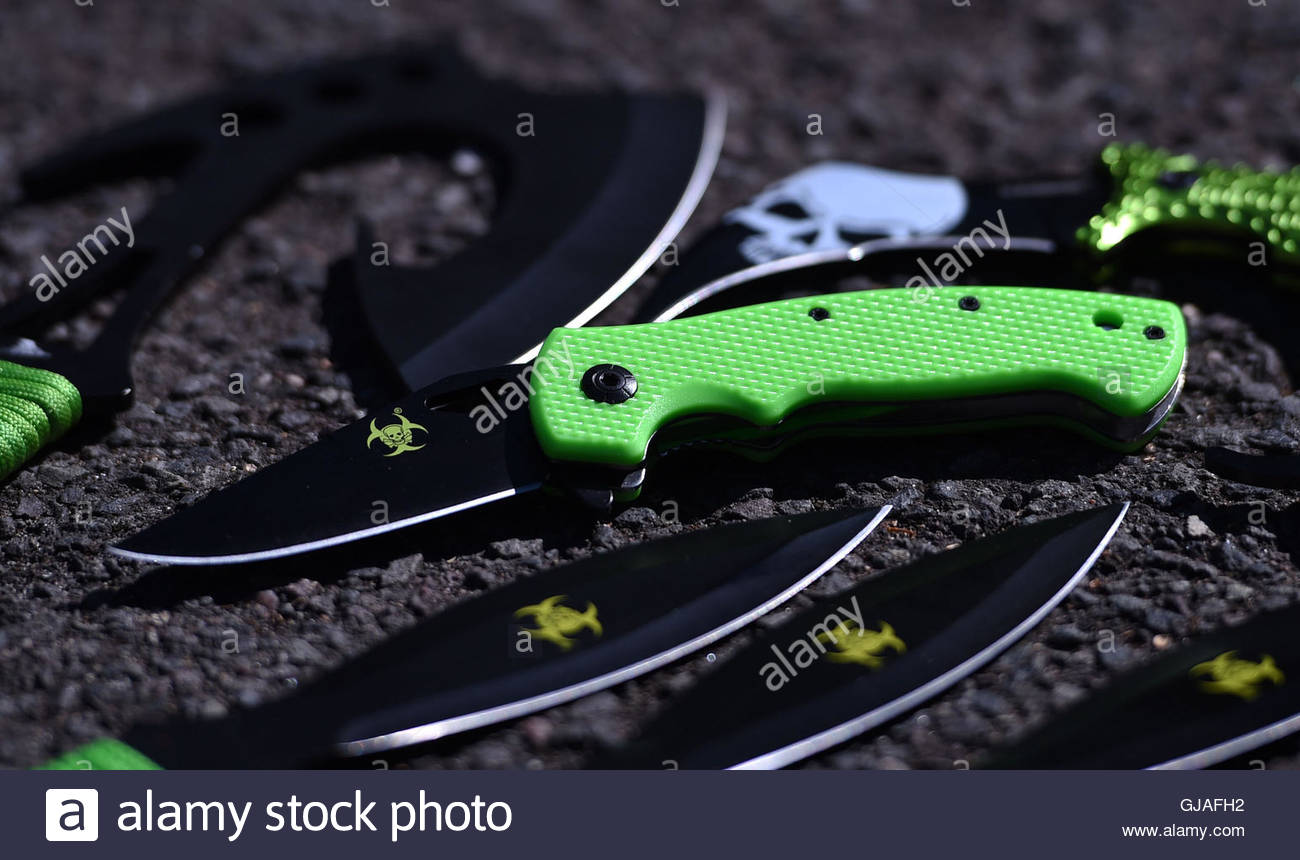 Zombie Knife Stock Photos & Zombie Knife Stock Images - Alamy