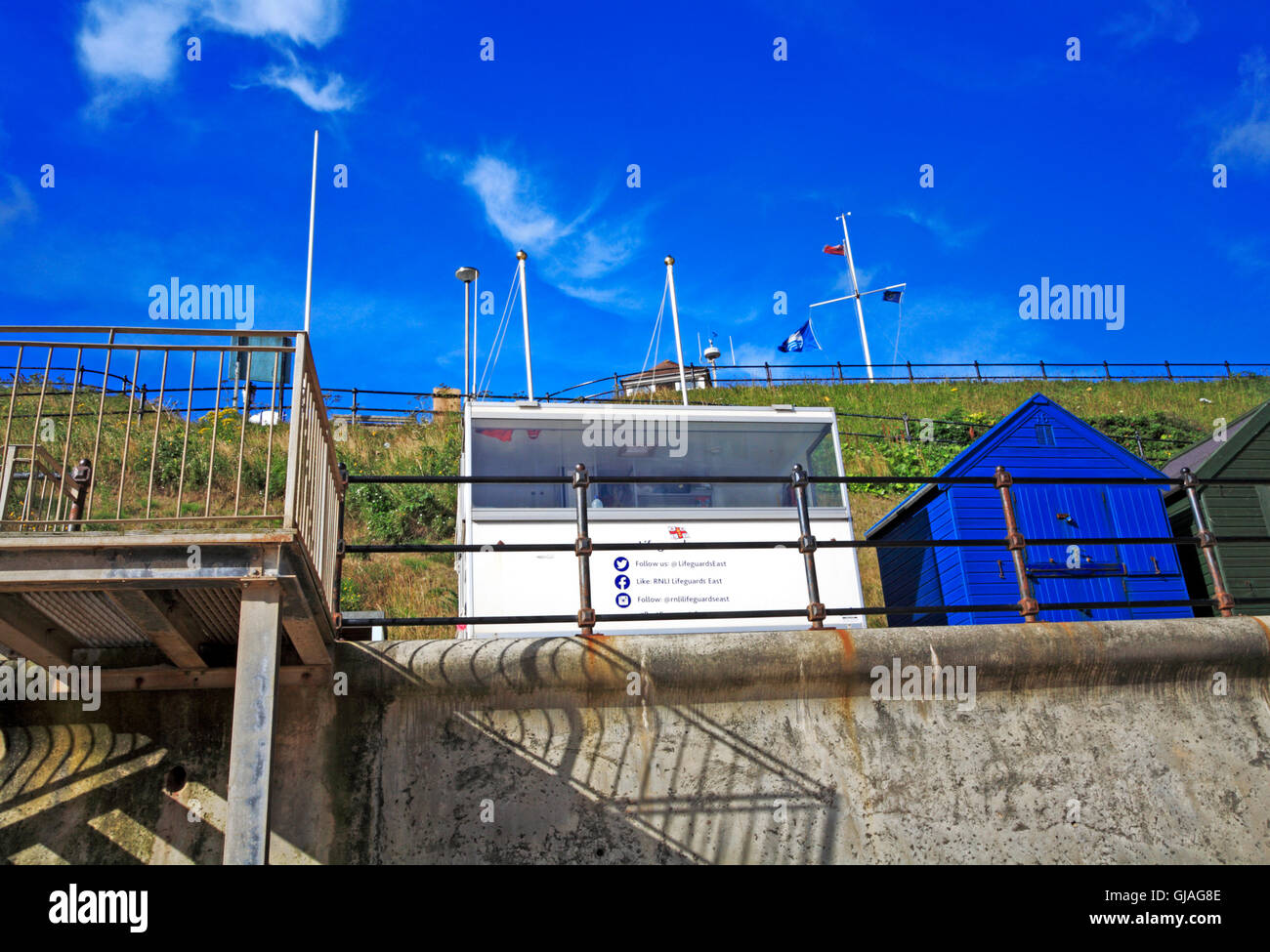 Lifeguards hut hi-res stock photography and images - Alamy
