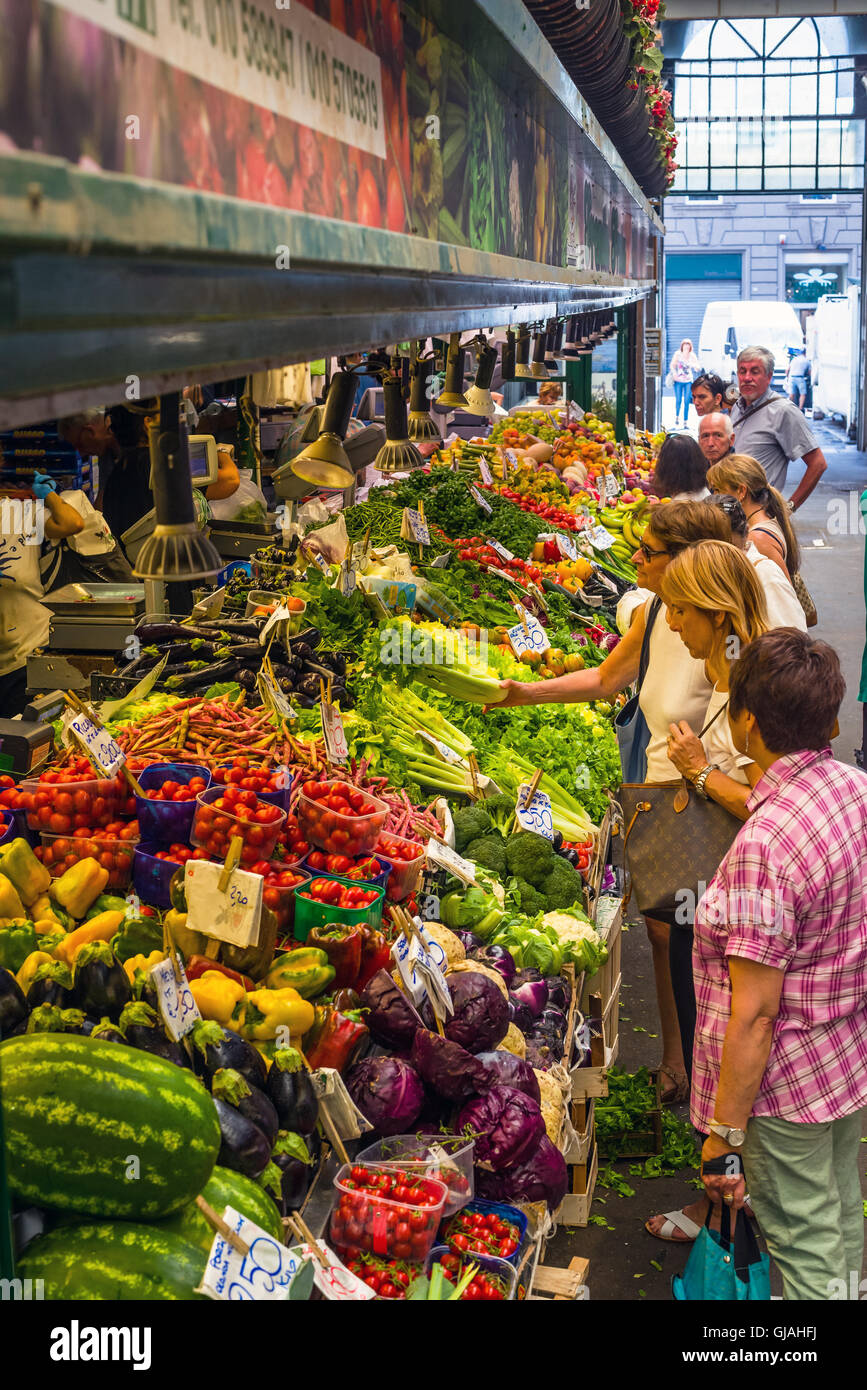 Genoa market hi-res stock photography and images - Alamy