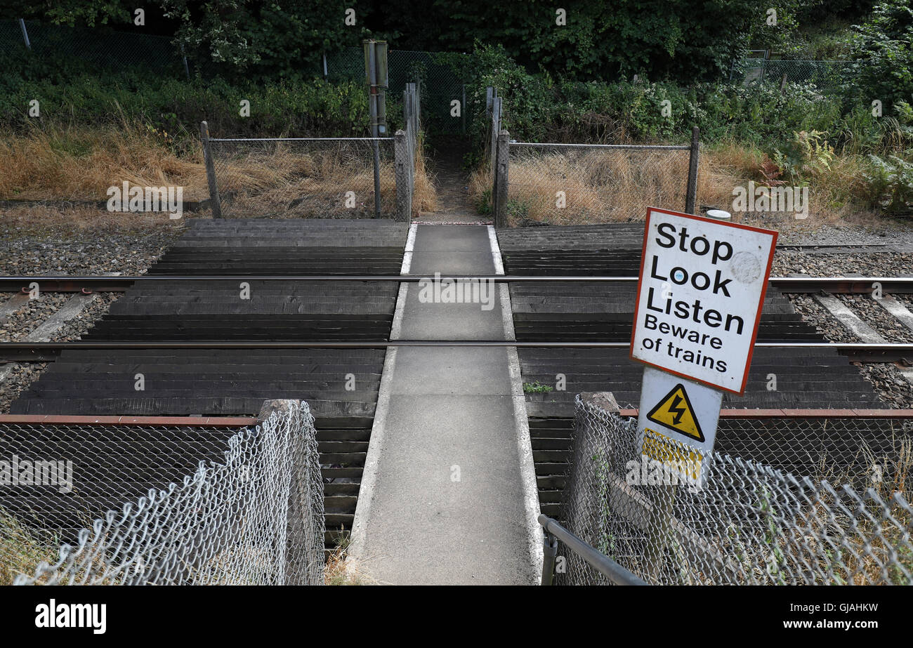 Railway crossing stop sign hi-res stock photography and images - Alamy