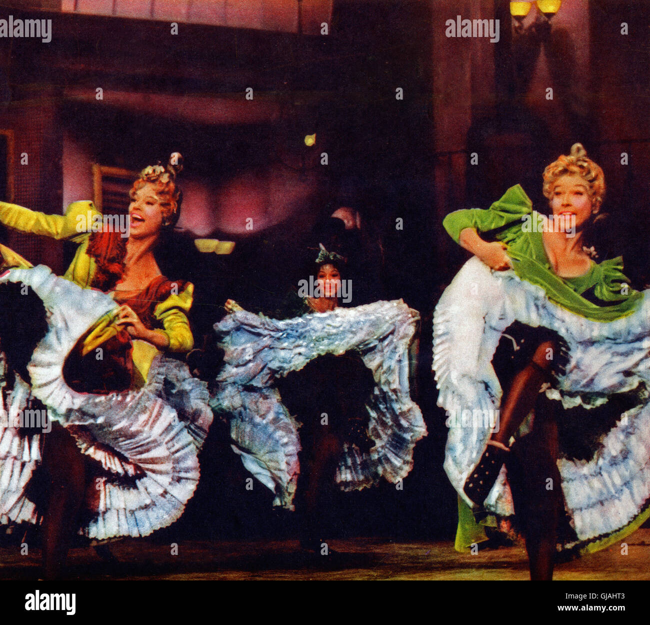 Shirley maclaine can can 1960 hi-res stock photography and images - Alamy