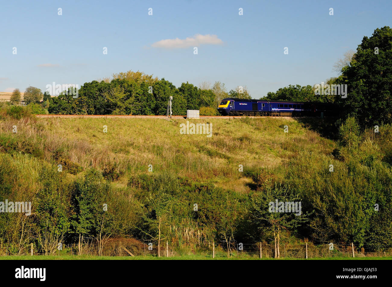 Railway Embankment Uk Stock Photos & Railway Embankment Uk Stock Images ...