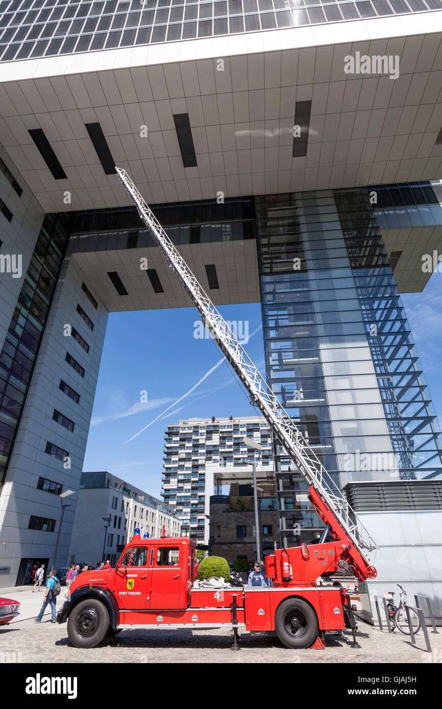 Fire ladder hi-res stock photography and images - Alamy