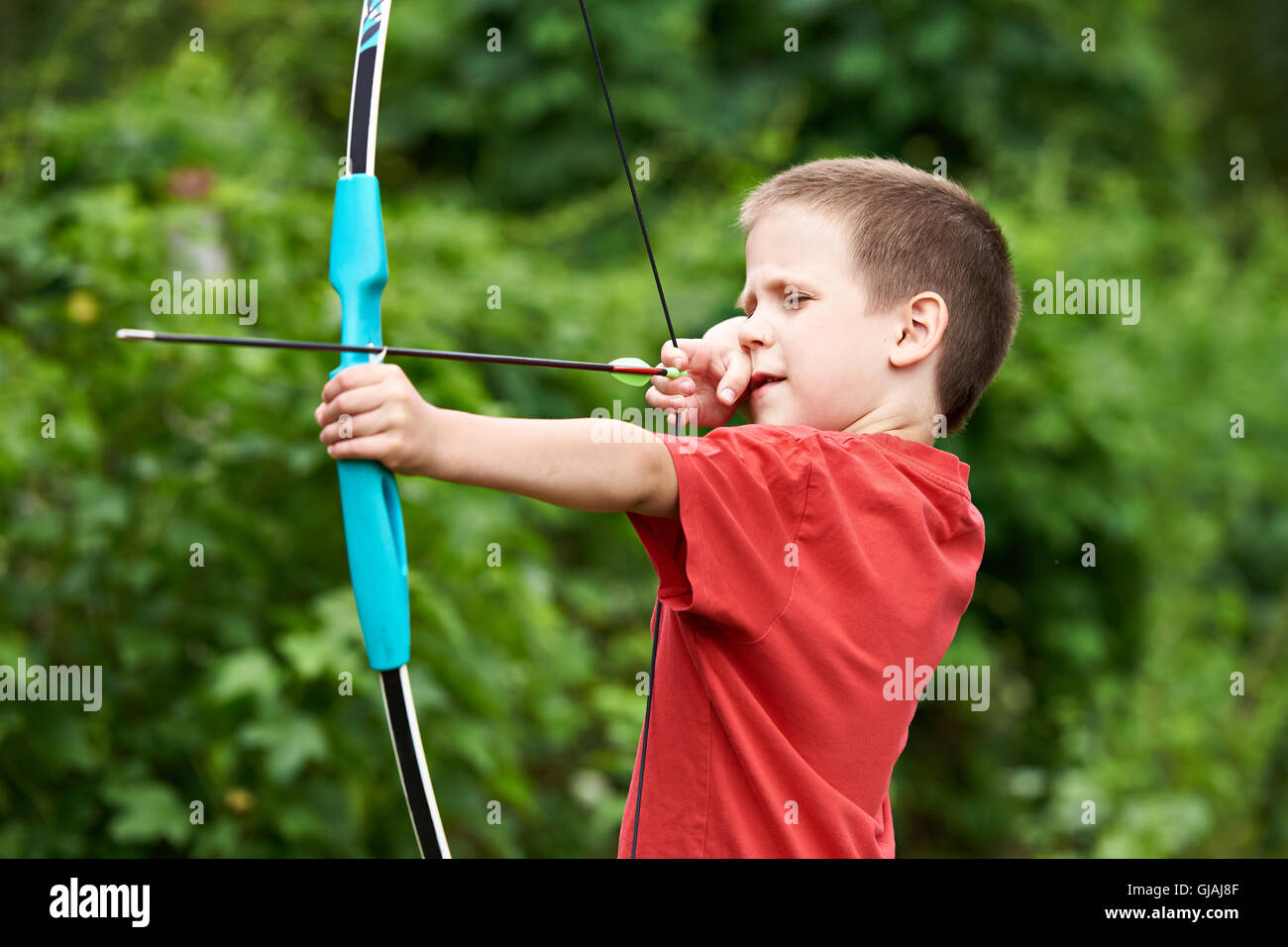 Archer with bow and arrow hi-res stock photography and images - Alamy