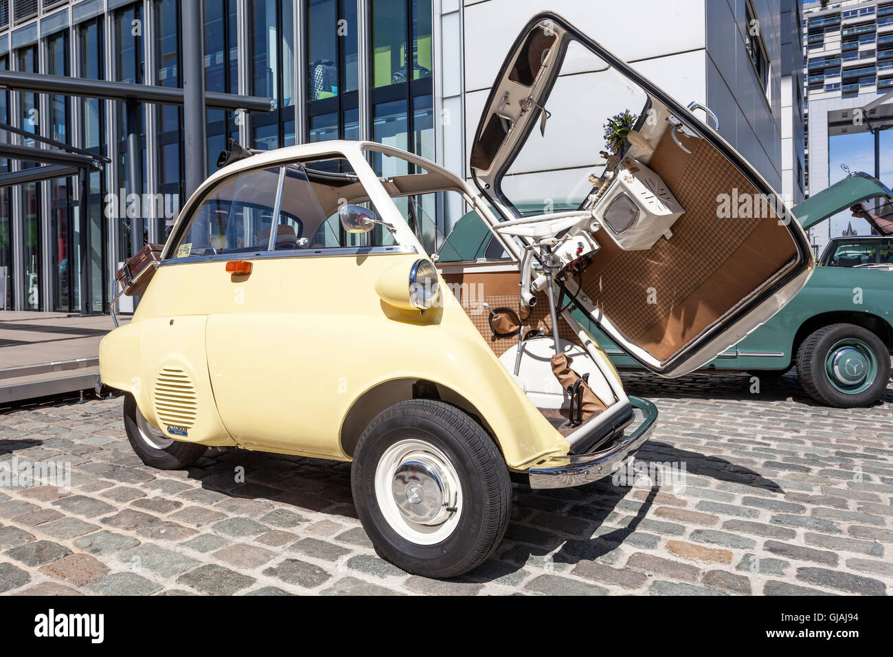 BMW 300 Isetta Stock Photo - Alamy