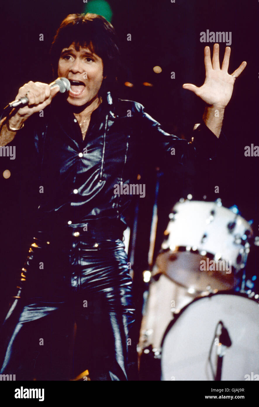 Cliff richard uk singer hi-res stock photography and images - Alamy