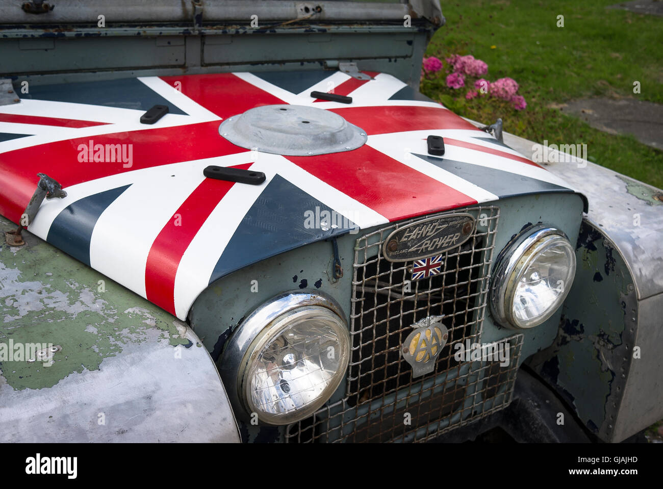 Union Jack design on engine bonnet of an old Land Rover vehicle in UK ...