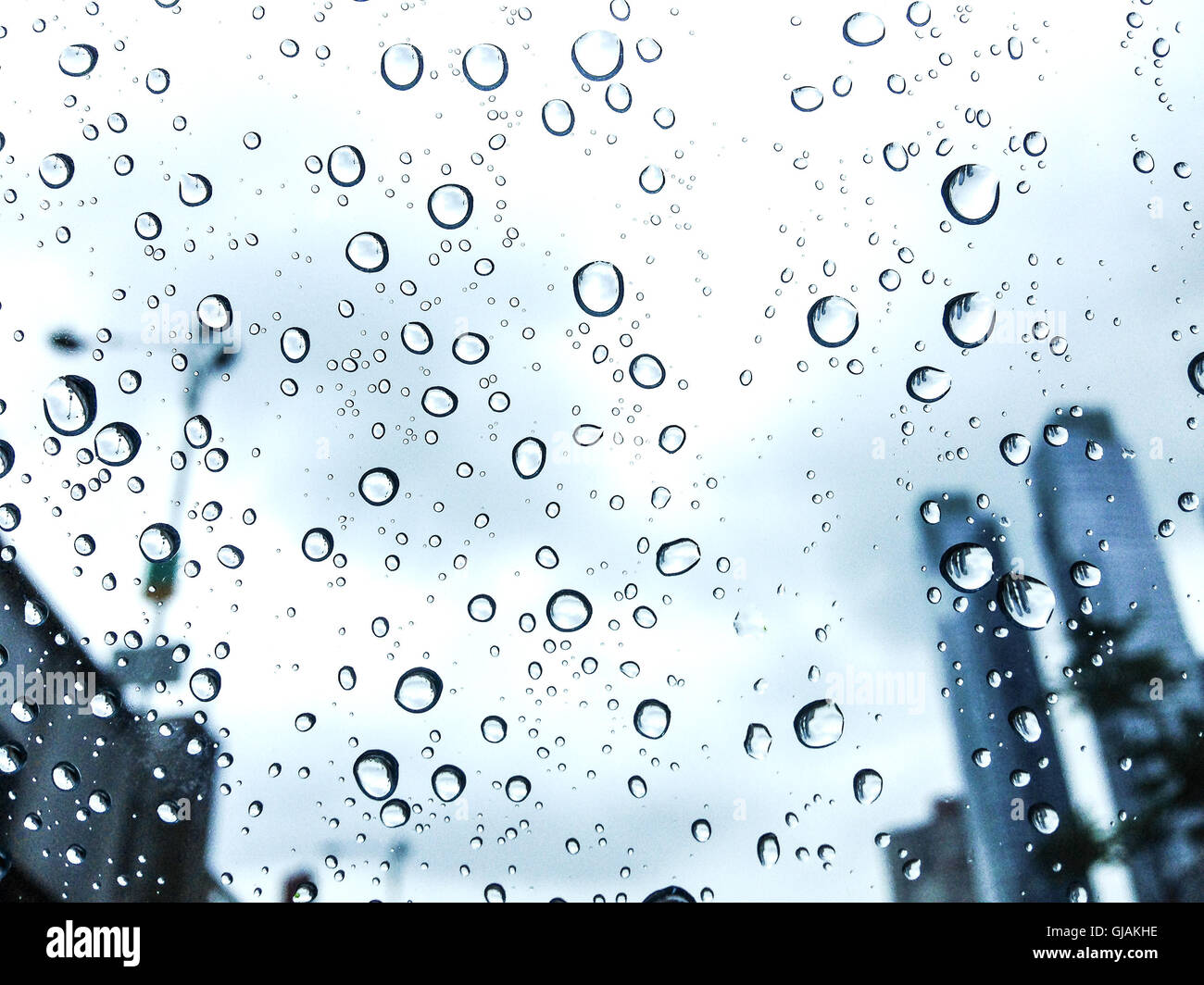 Water droplets on car window hi-res stock photography and images - Alamy