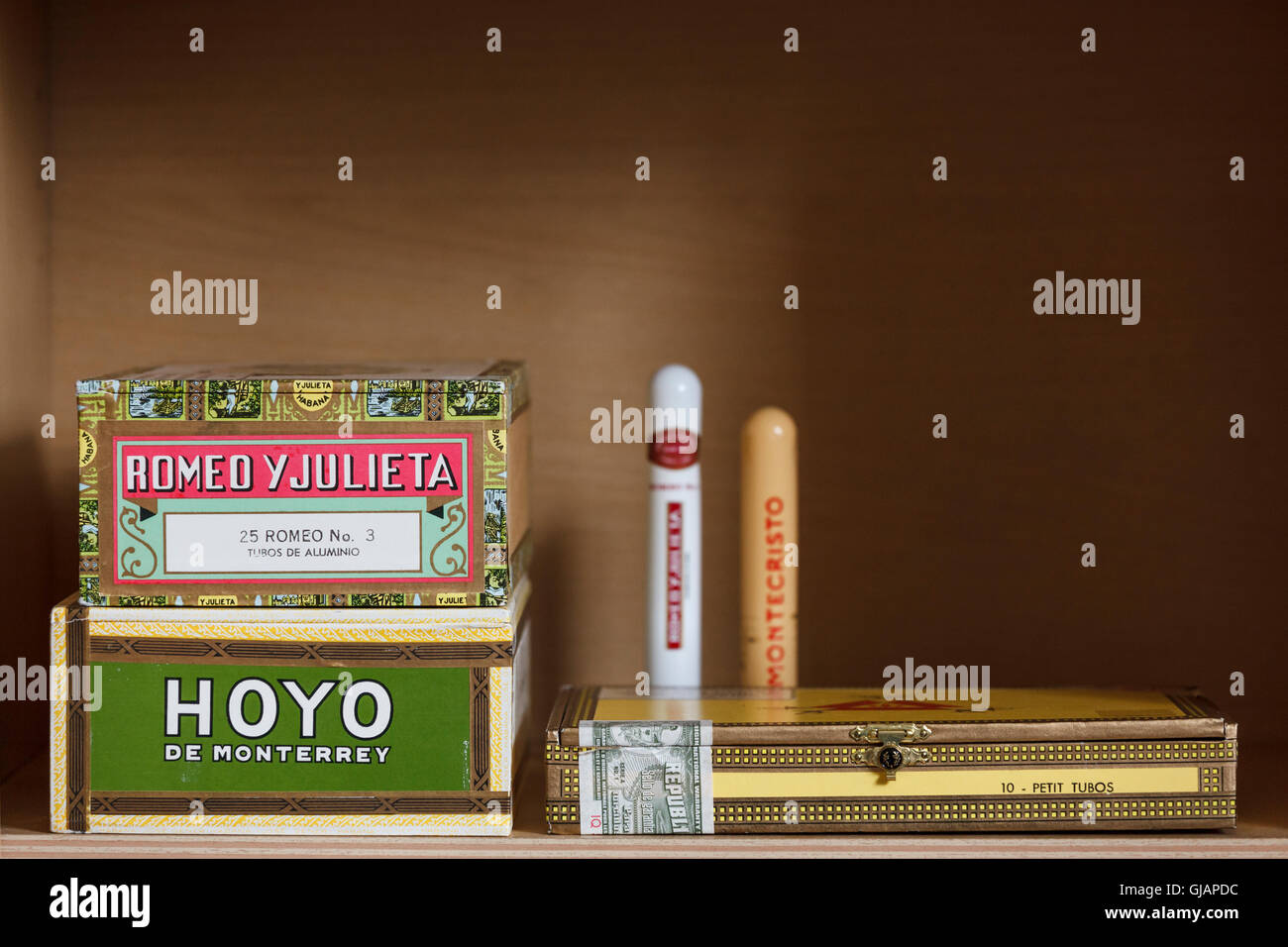Cigar tubes hi-res stock photography and images - Alamy