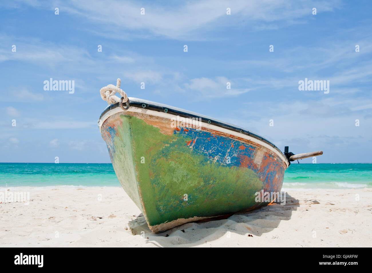 Old rowboat hi-res stock photography and images - Alamy
