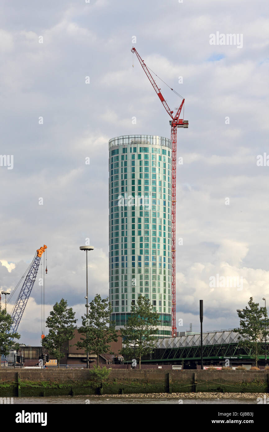 Riverside development hi-res stock photography and images - Alamy