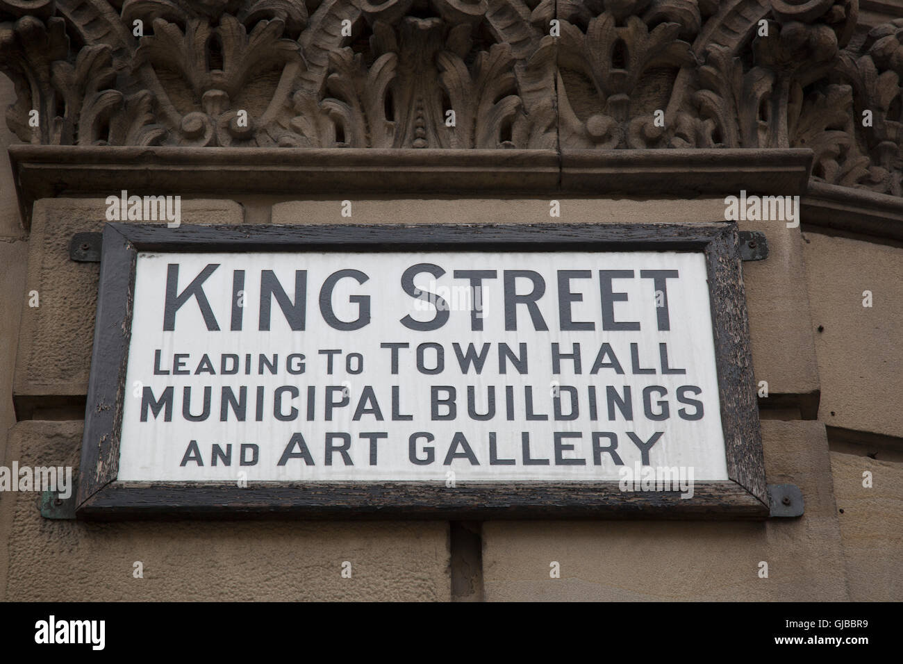 Leeds street sign hi-res stock photography and images - Alamy