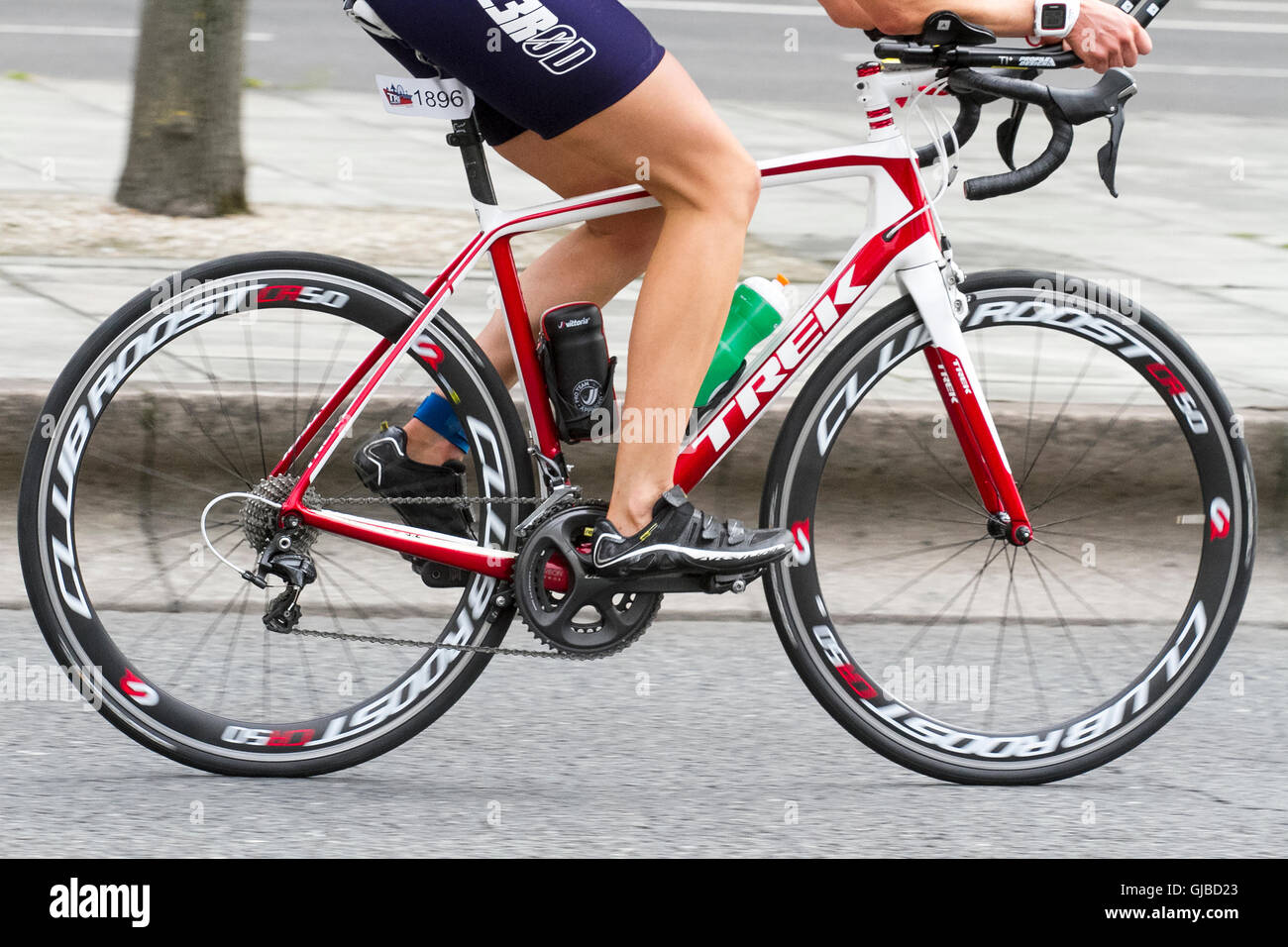 a carbon fibre lightweight bike bicycle cycling cyclist race racing ...