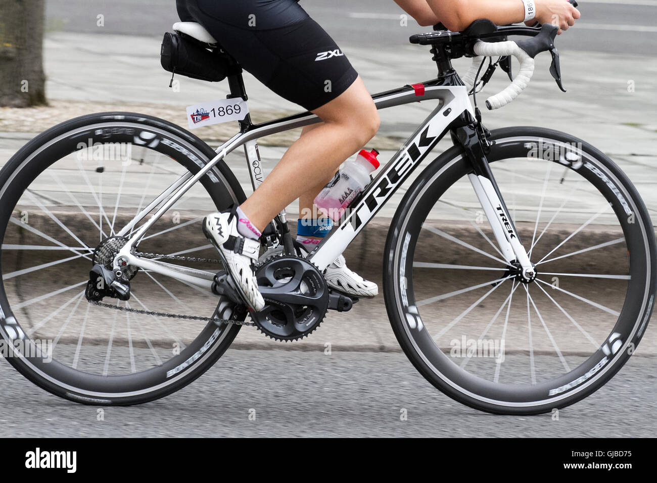 a carbon fibre lightweight bike bicycle cycling cyclist race racing ...