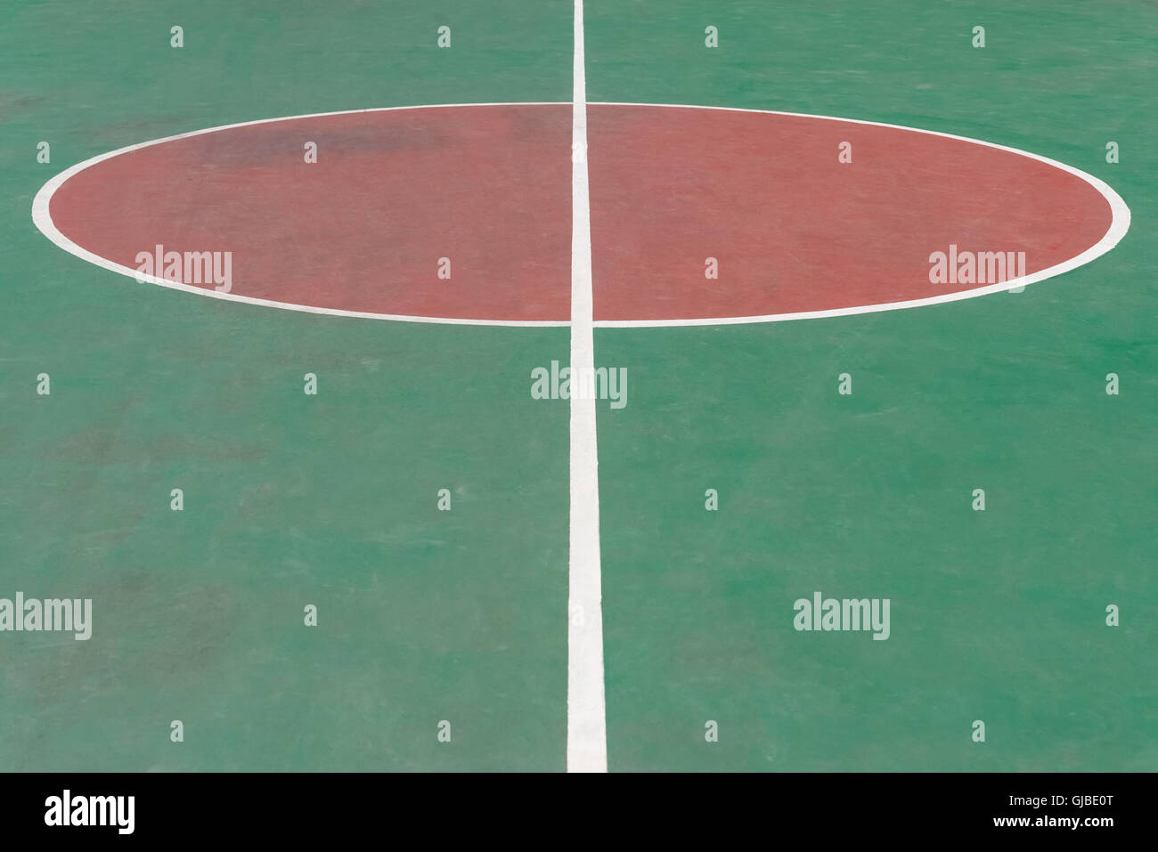 central circle of a basketball court Stock Photo - Alamy