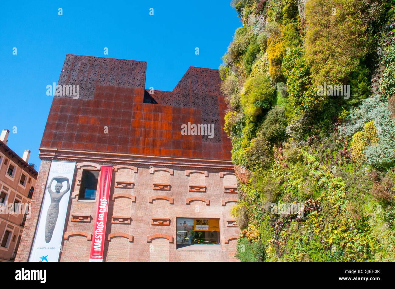 Fachada exterior del edificio hi-res stock photography and images - Alamy