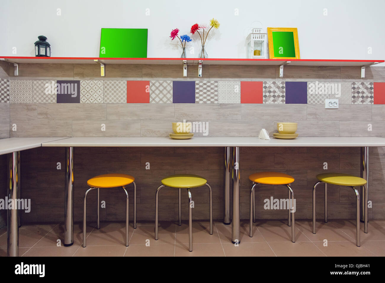 Simple upscale dining room hi-res stock photography and images - Alamy