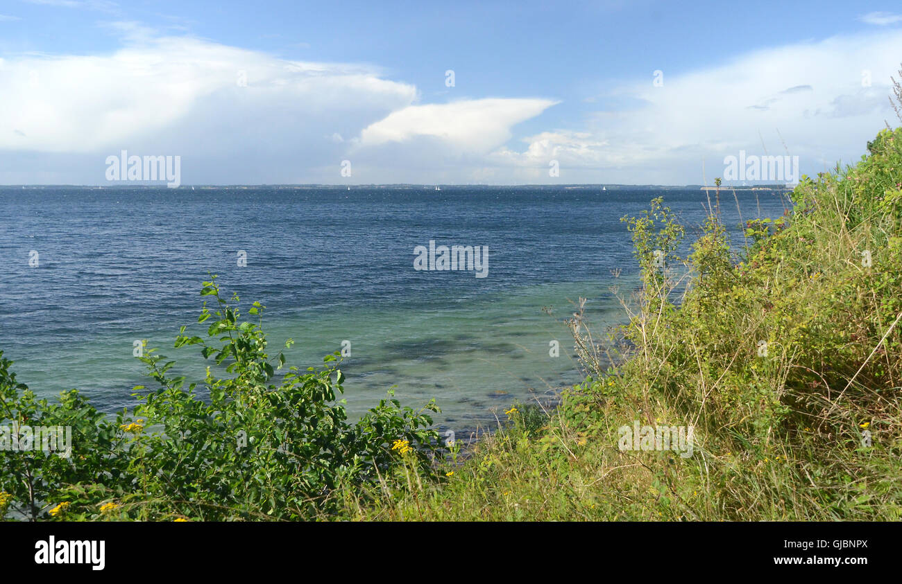 Anvil shape cloud hi-res stock photography and images - Alamy