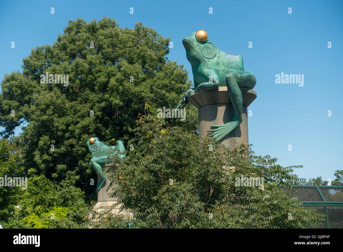 Frog bridge connecticut hi-res stock photography and images - Alamy