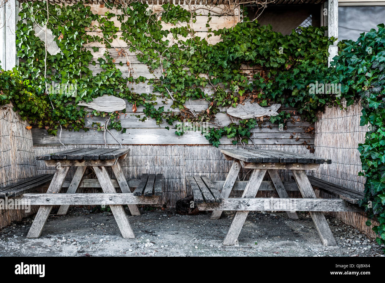 Wooden garden bower seat hi-res stock photography and images - Alamy