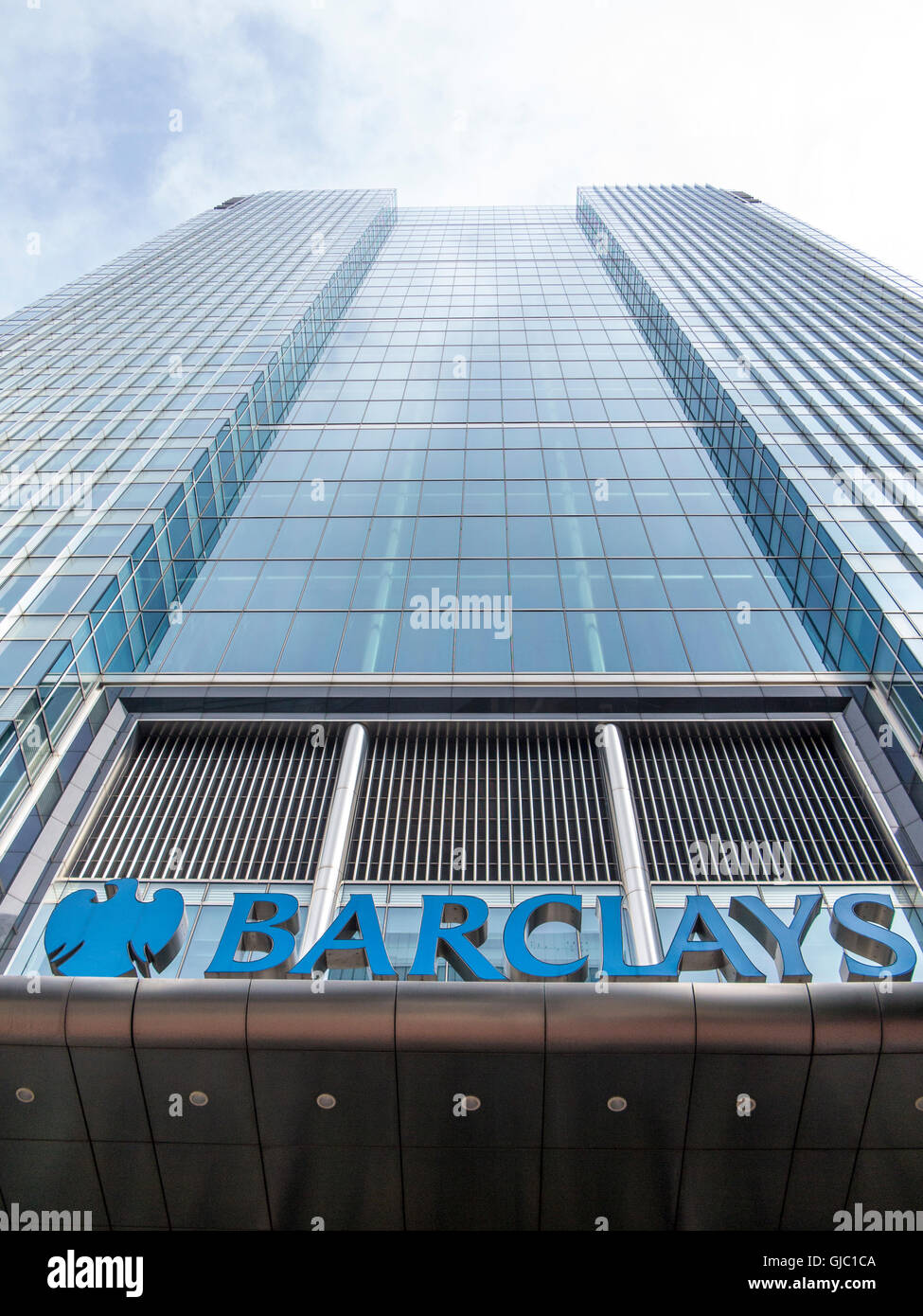 Barclays hq churchill place london hi-res stock photography and images ...
