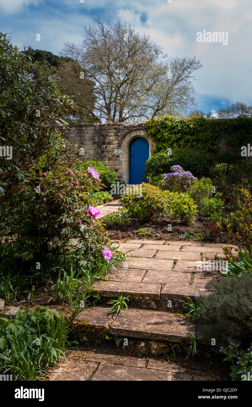 Path garden door walled steps hi-res stock photography and images - Alamy