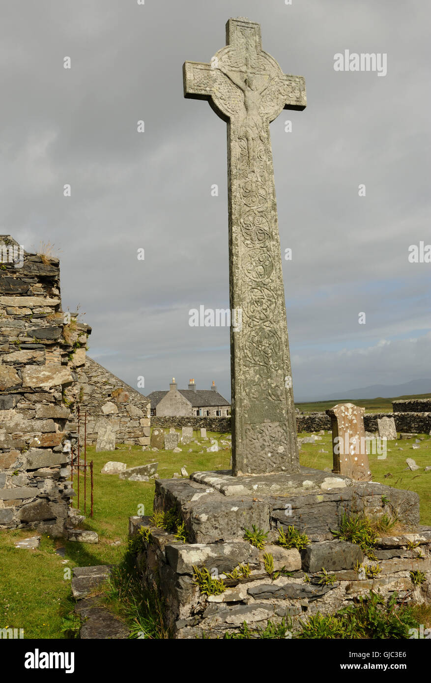 The Great Cross in Oronsay Priory This medieval Celtic stone cross ...