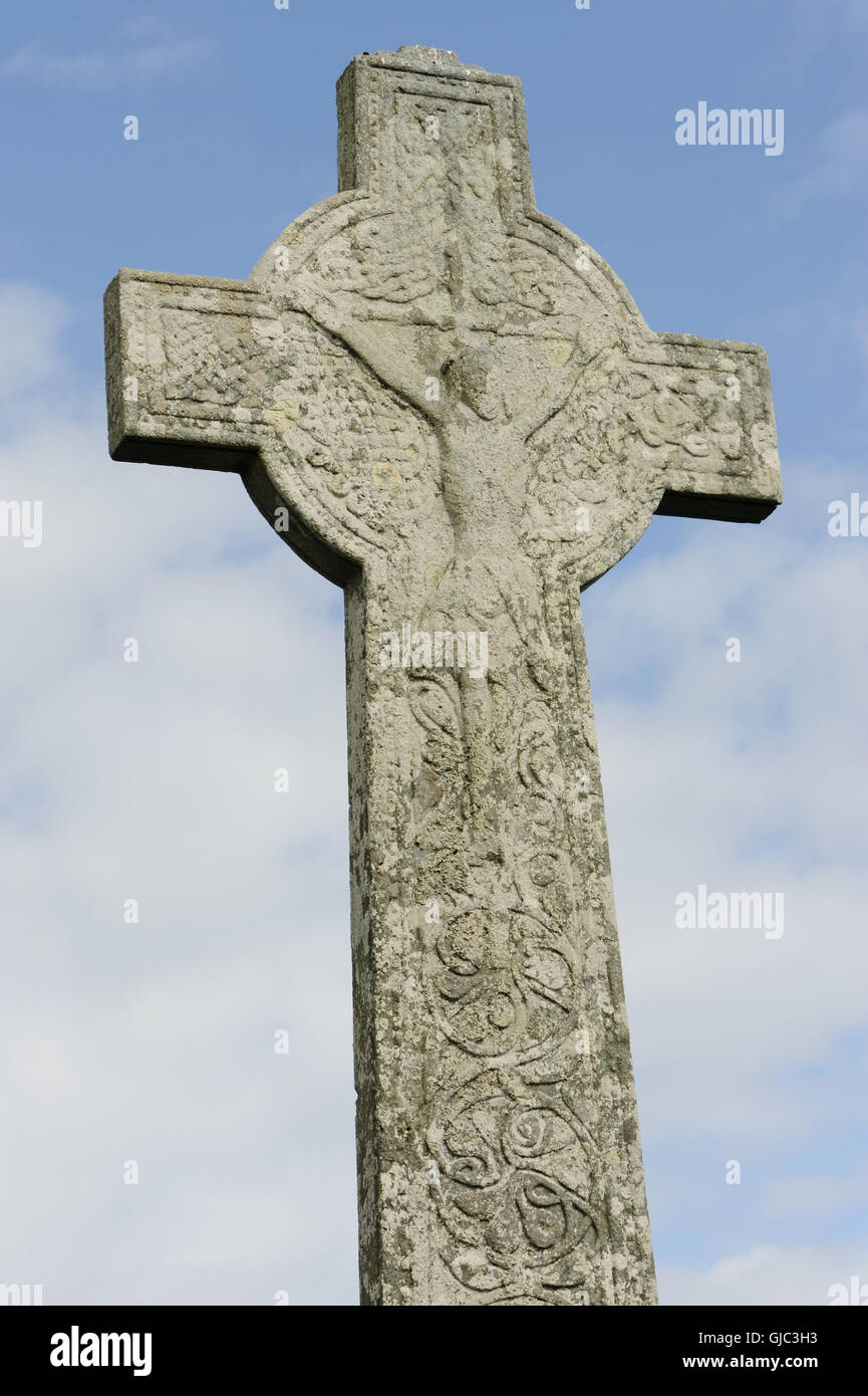 The Great Cross in Oronsay Priory This medieval Celtic stone cross ...