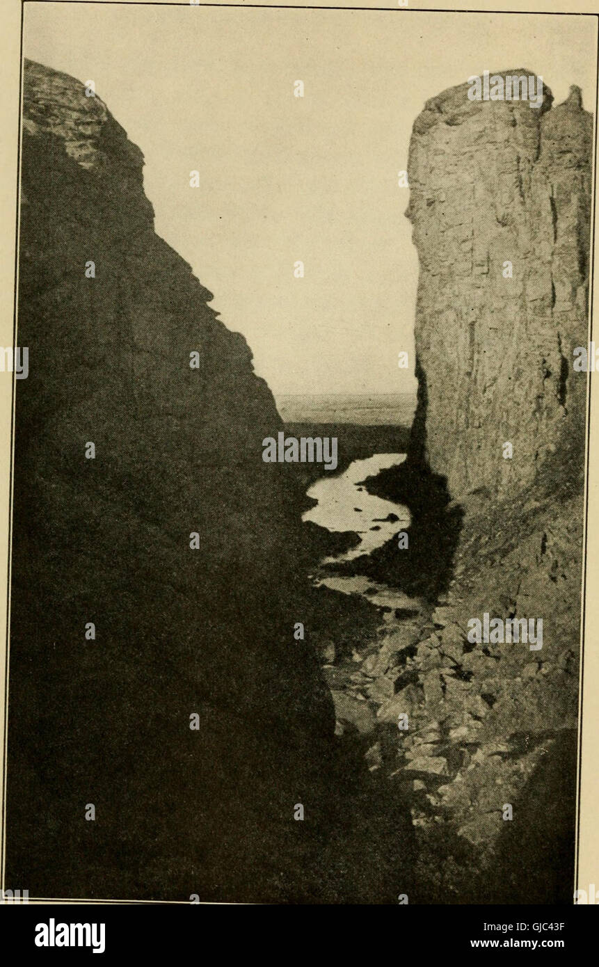 *The Splendid Wayfaring* tells the story of Jedediah Smith and his ...