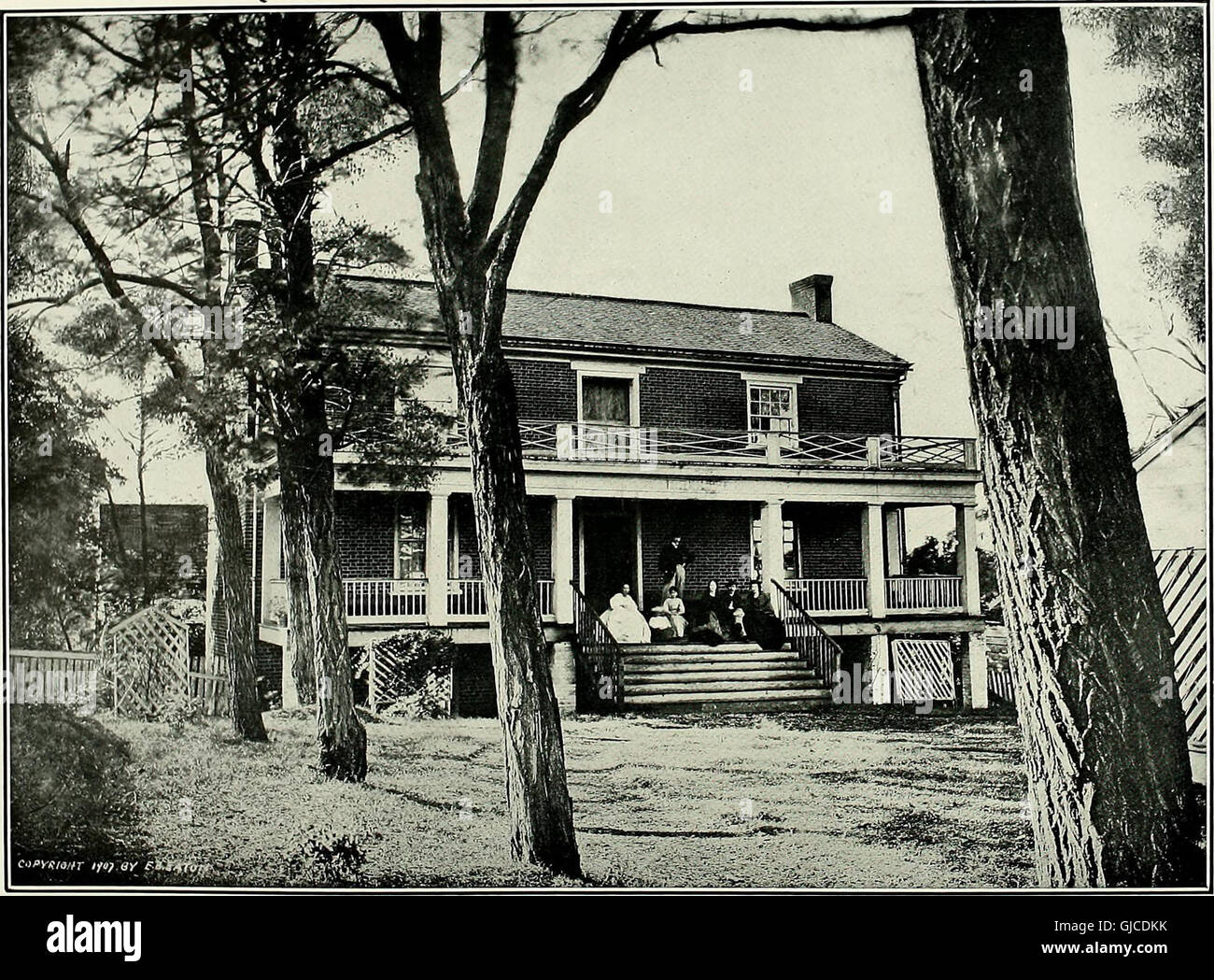 This 1907 collection features original photographs from the ...