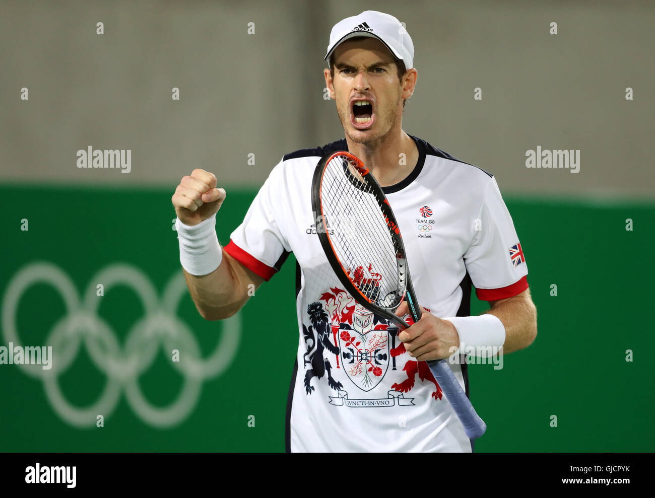 Great Britain's Andy Murray takes on Argentina's Juan Mart"­n del Potro ...