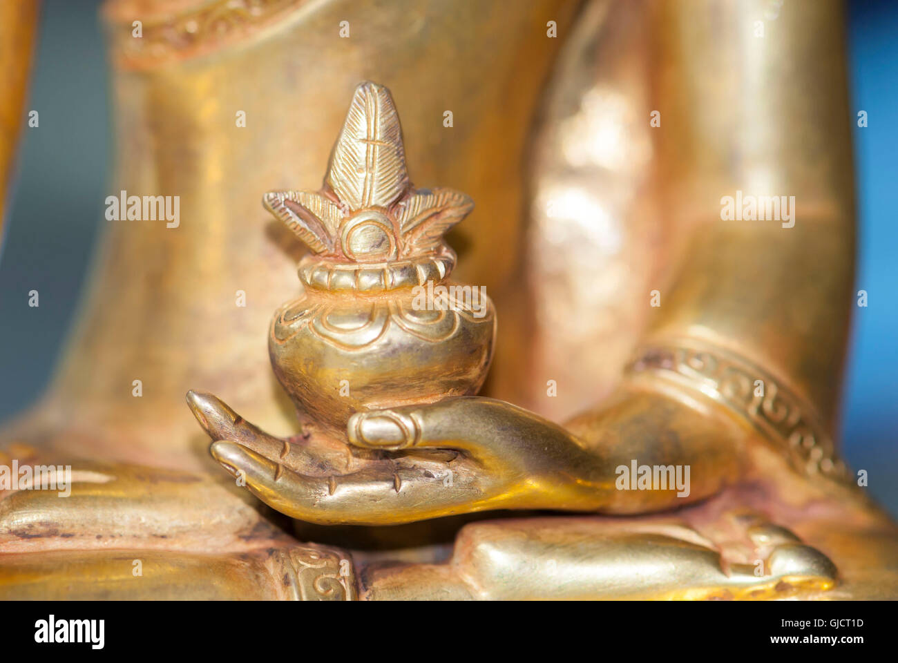 Figure at prayer hi-res stock photography and images - Alamy
