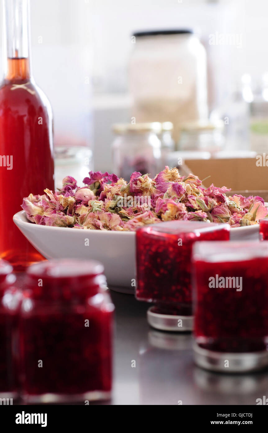 Flowers jam jars hi-res stock photography and images - Alamy