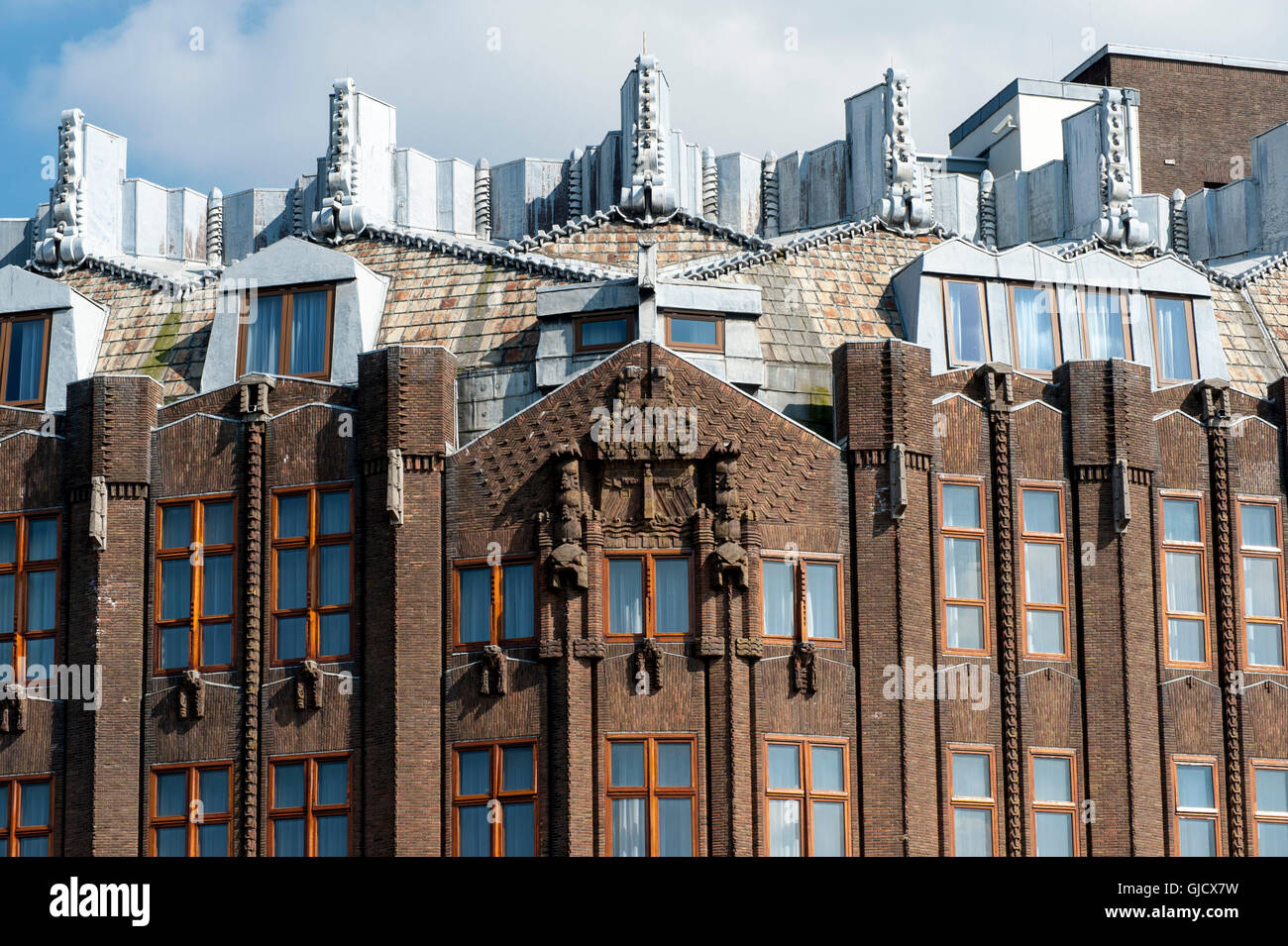 Scheepvaarthuis (1913/1916), school of Amsterdam, Amsterdam, Holland ...