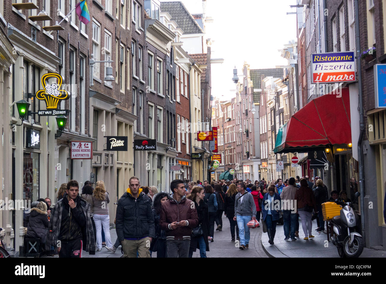 Zeedijk Amsterdam Stock Photos & Zeedijk Amsterdam Stock Images - Alamy