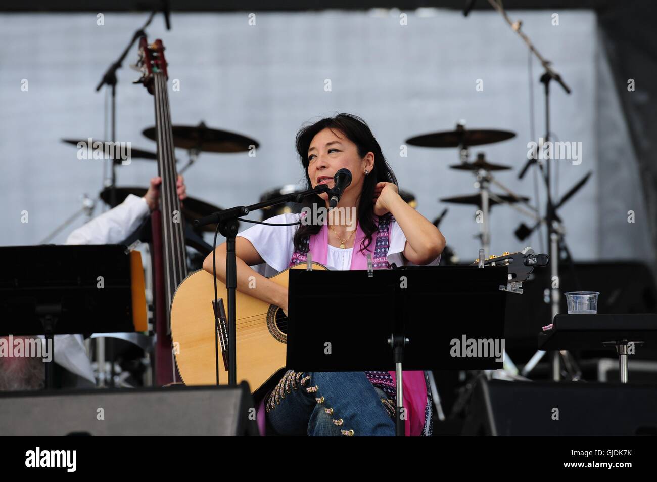 Lisa ono hi-res stock photography and images - Alamy