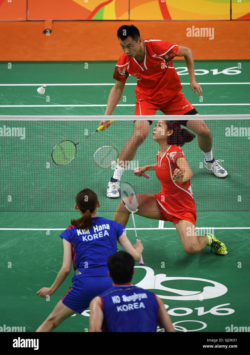 Rio De Janeiro, Brazil. 14th Aug, 2016. China's Xu Chen (behind L) and ...