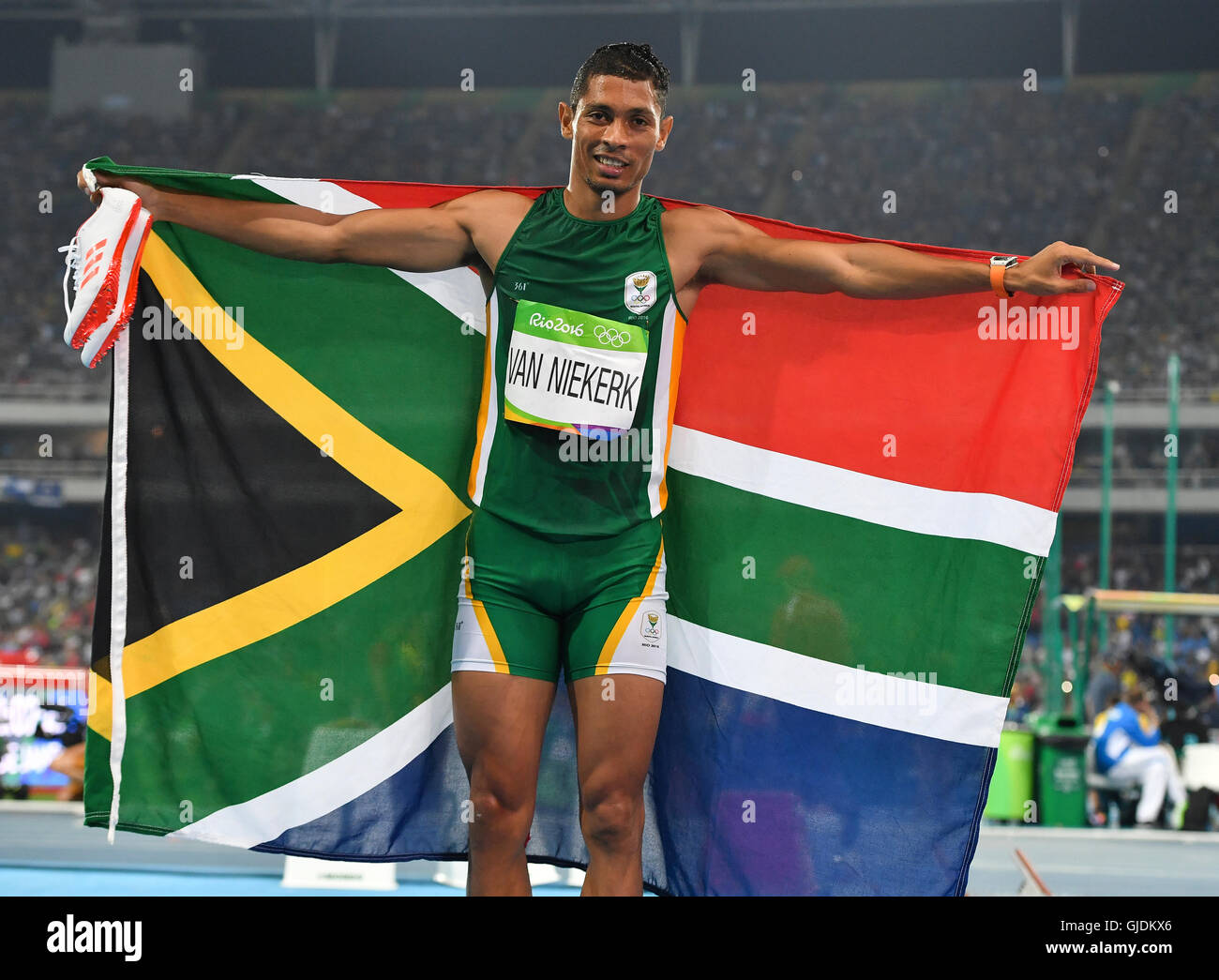 Wayde van niekerk rio 400m hi-res stock photography and images - Alamy