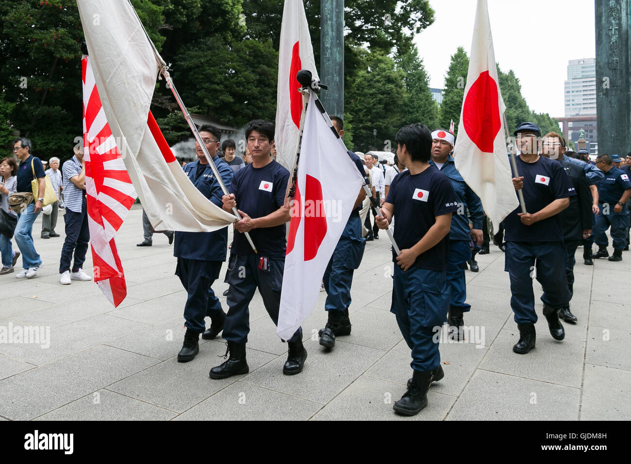 Tokyo, Japan. 15th Aug, 2016. Japanese nationalists dressed in military ...