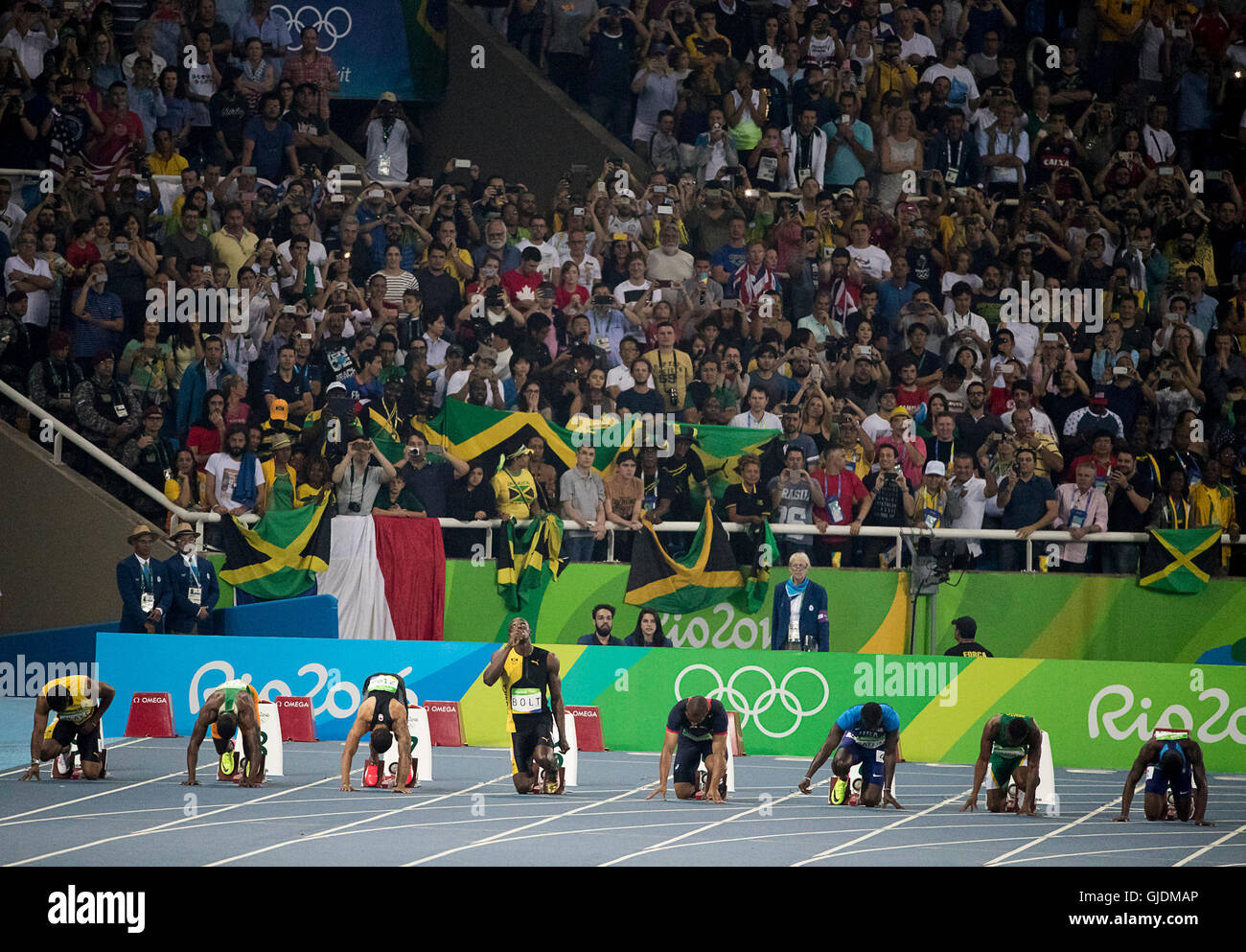 Usain bolt 100m rio 2016 start hi-res stock photography and images - Alamy