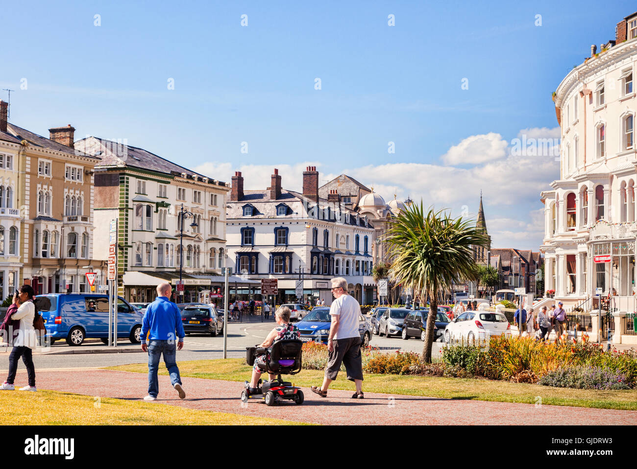 Llandudno, Conwy Wales, UK. 15th Aug, 2016. Summer finally arrives on ...