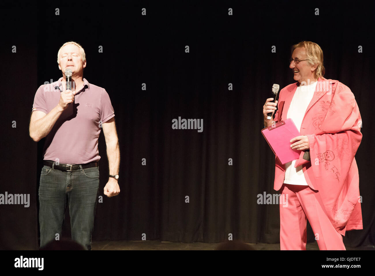 Scottish comedian hi-res stock photography and images - Alamy