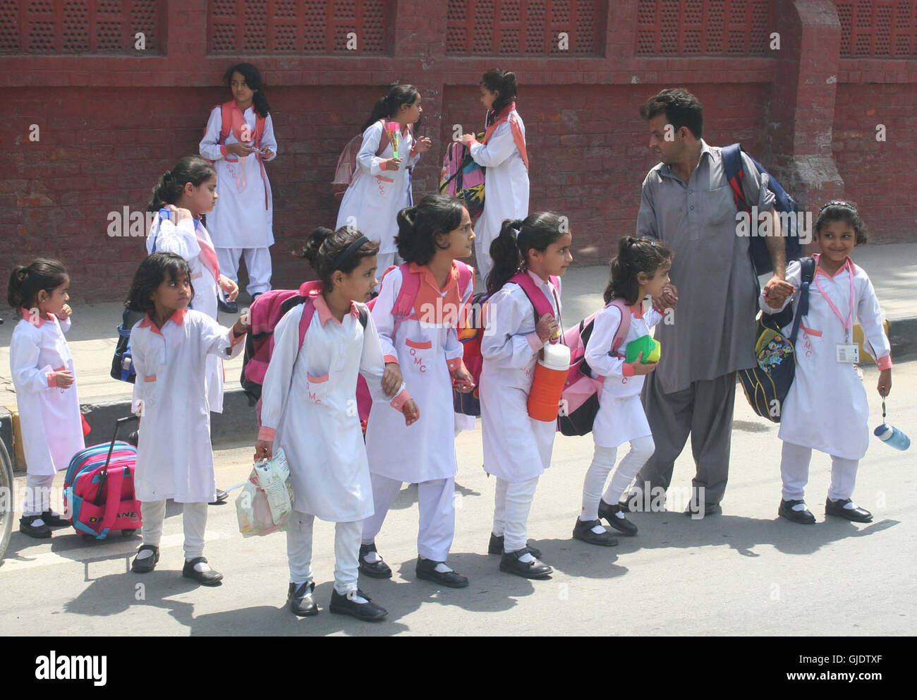 School students in pakistan hi-res stock photography and images - Alamy