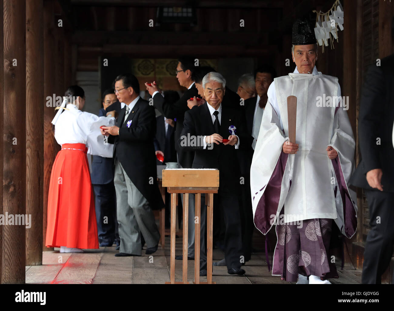 Tokyo, Japan. 15th Aug, 2016. Japanese lawmakers drink sake for ...
