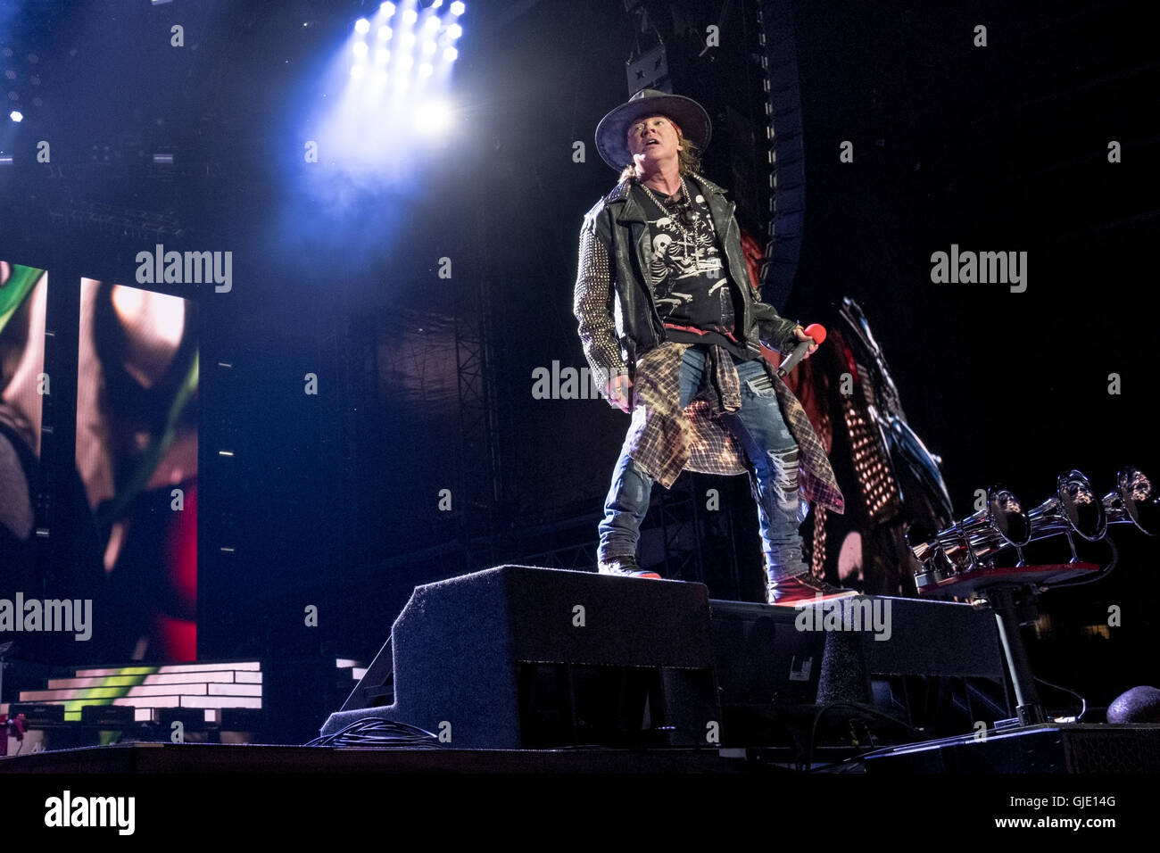 Chicago, Illinois, USA. 3rd July, 2016. AXL ROSE of Guns N' Roses ...