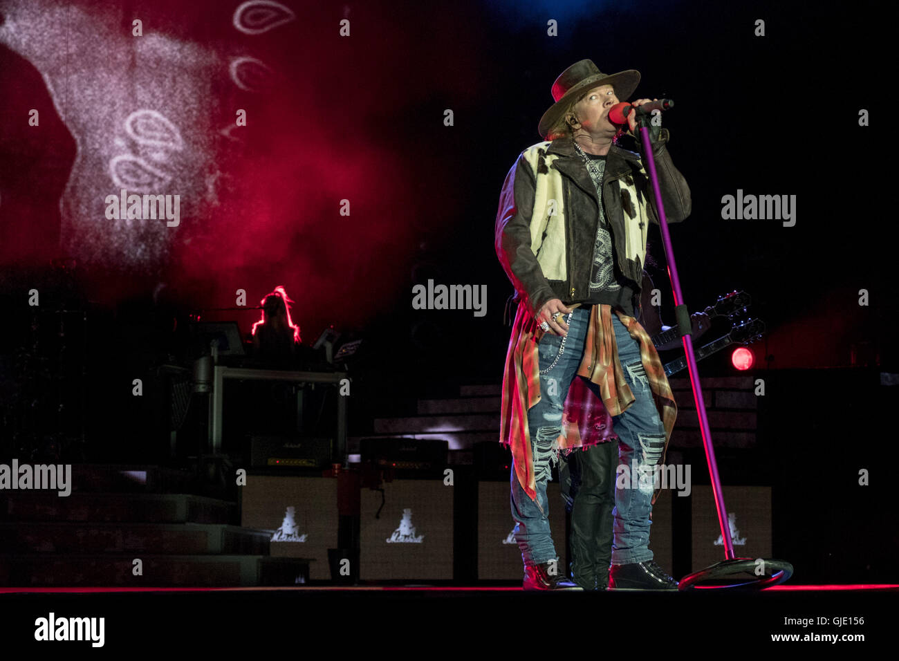 Chicago, Illinois, USA. 15th Aug, 2016. AXL ROSE of Guns N' Roses ...