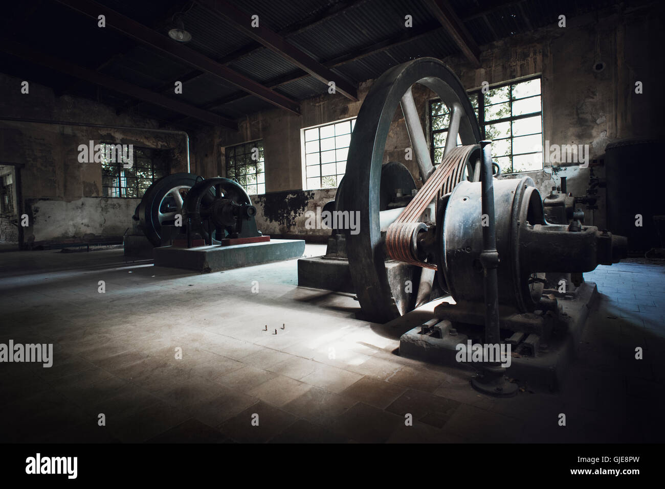 Dusty factory hi-res stock photography and images - Alamy