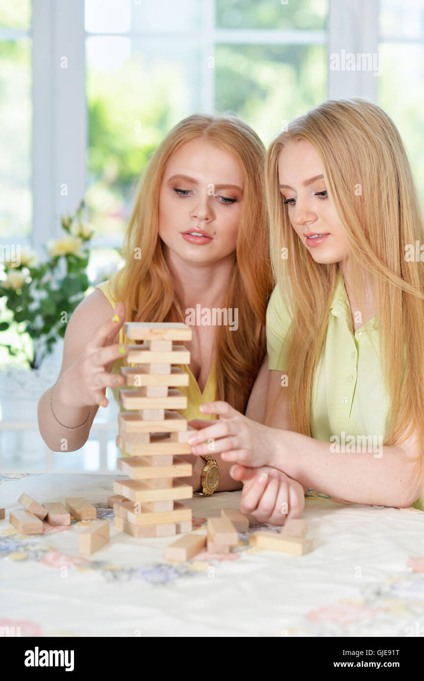 Girls at table hi-res stock photography and images - Alamy