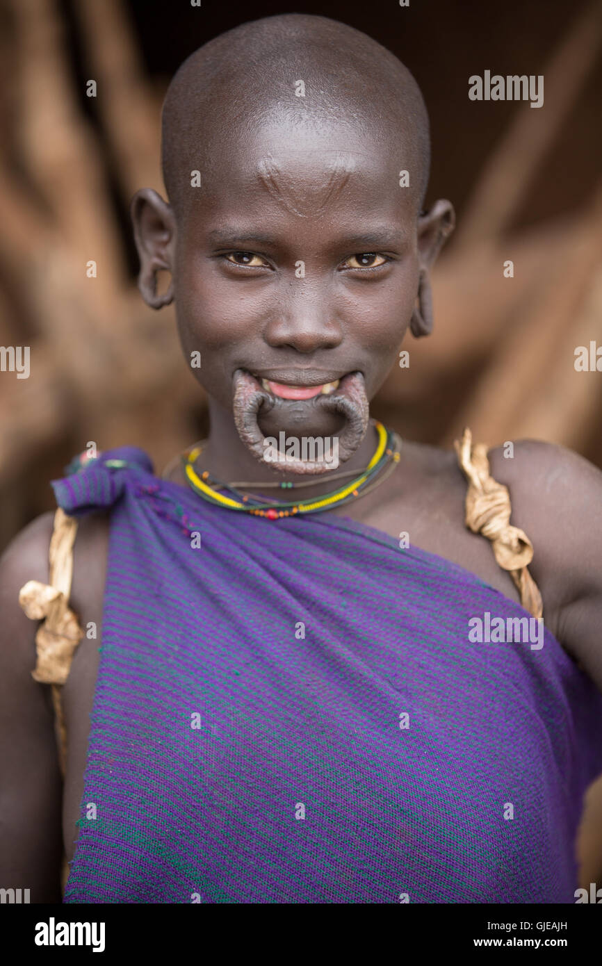 Suri tribe in Ethiopia Stock Photo - Alamy